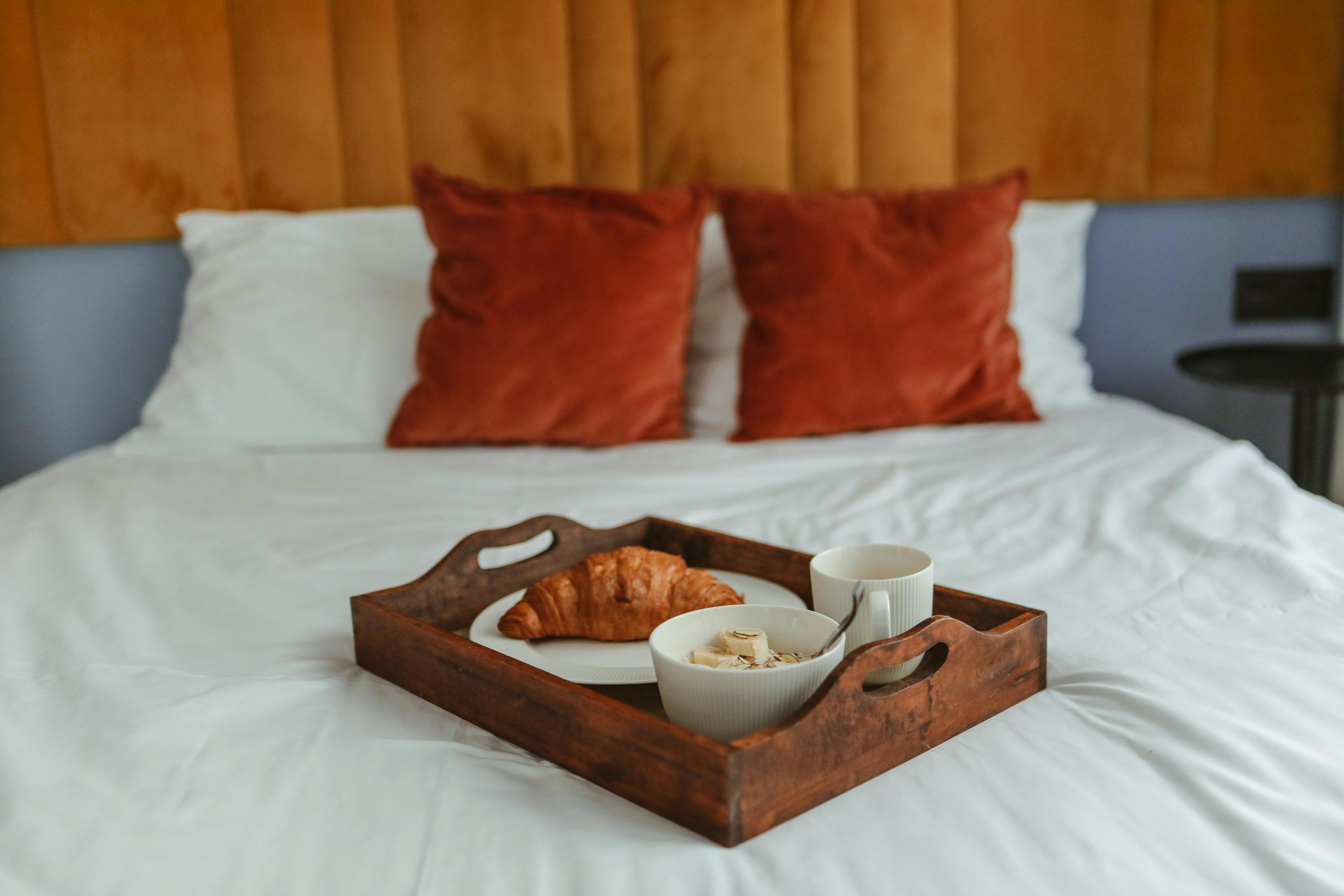 How Luxury Hotels Choose Bedding: Secrets Behind the Perfect Night’s ...