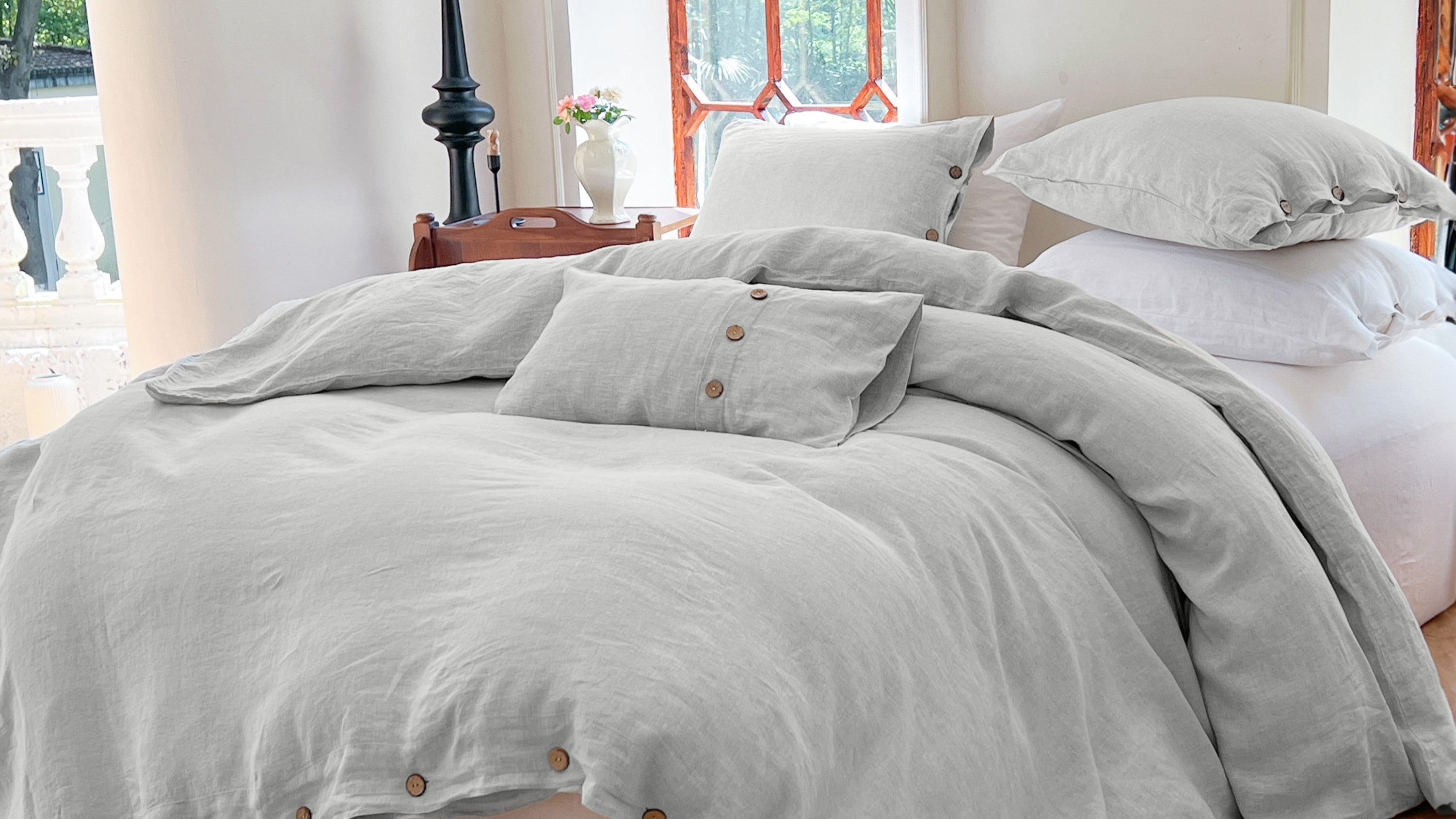 Hidden Closure vs. Traditional Closure Duvet Covers – Simple&Opulence